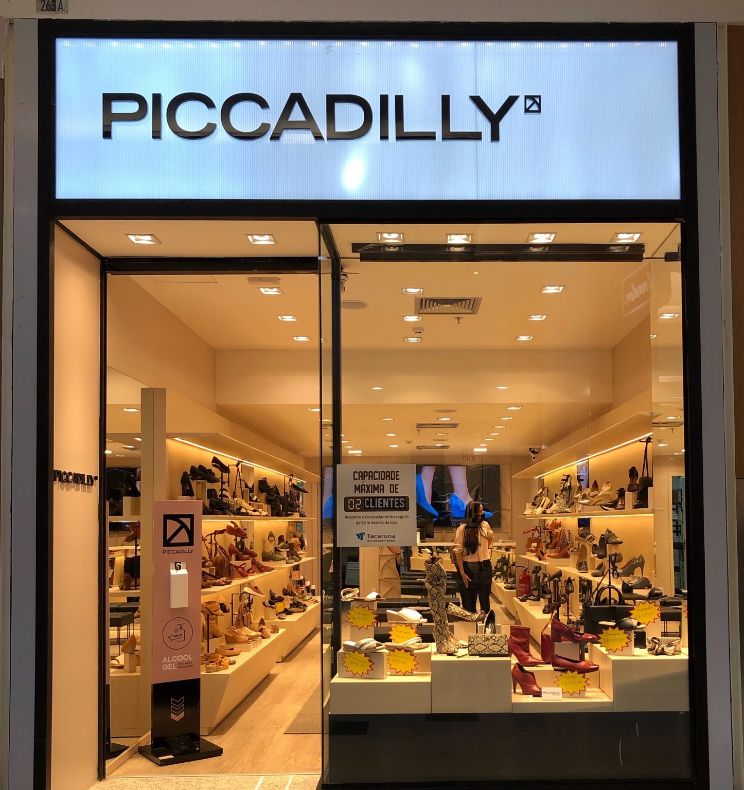 Shopping Tacaruna ganha nova loja da Piccadilly - ClickREC