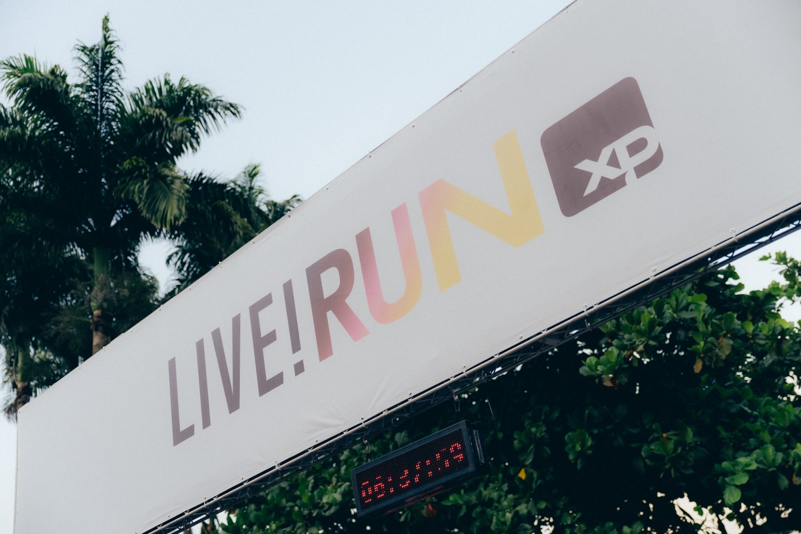 Corrida LIVE! RUN XP Recife reúne 3 mil atletas com largada do RioMar ...